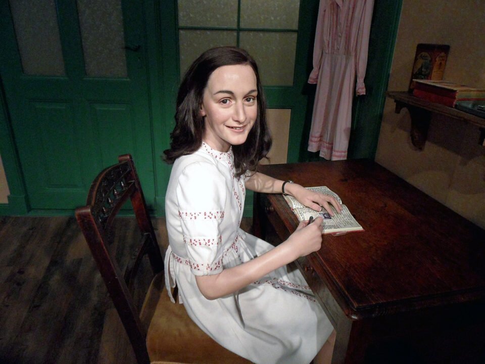 Anne Frank Anexo A CASA DE ANNE FRANK EM AMSTERDÃO Biblioteca
